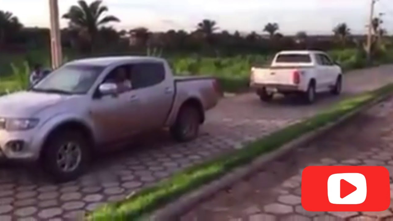 Mitsubishi strada VS toyota hilux wait for it - YouTube