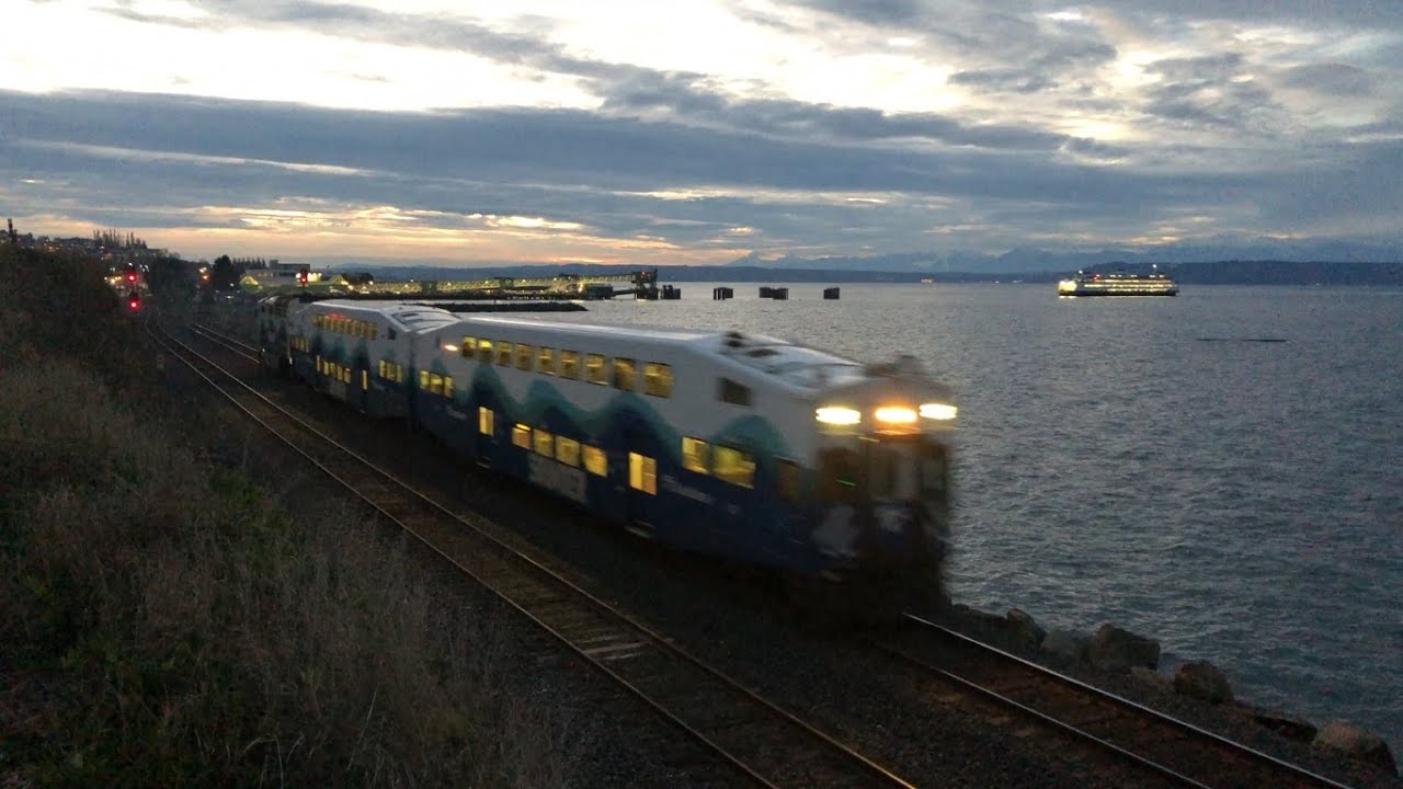 Sounder commuter train at Edmonds, Washington - YouTube