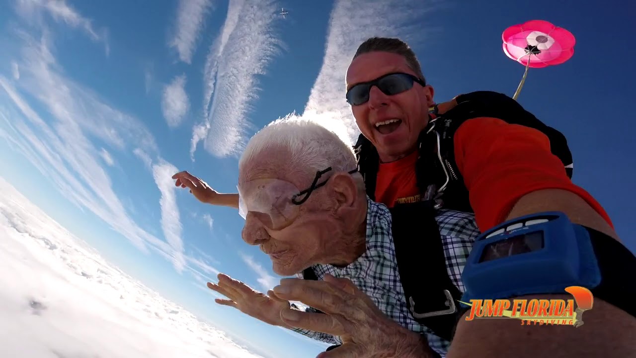 Pupup Jumps...98 year old skydiving - YouTube