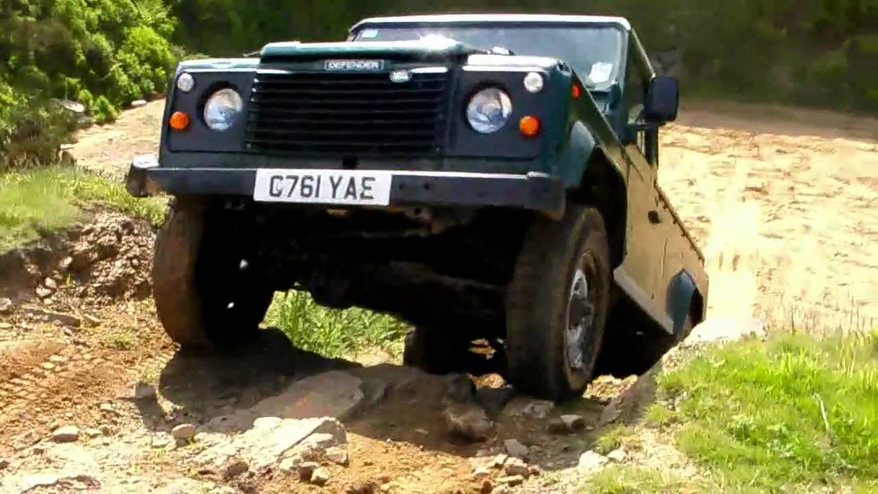 Land Rover 110 V8 & Range Rover Classic 'Ramp Breakover Angle' off road ...