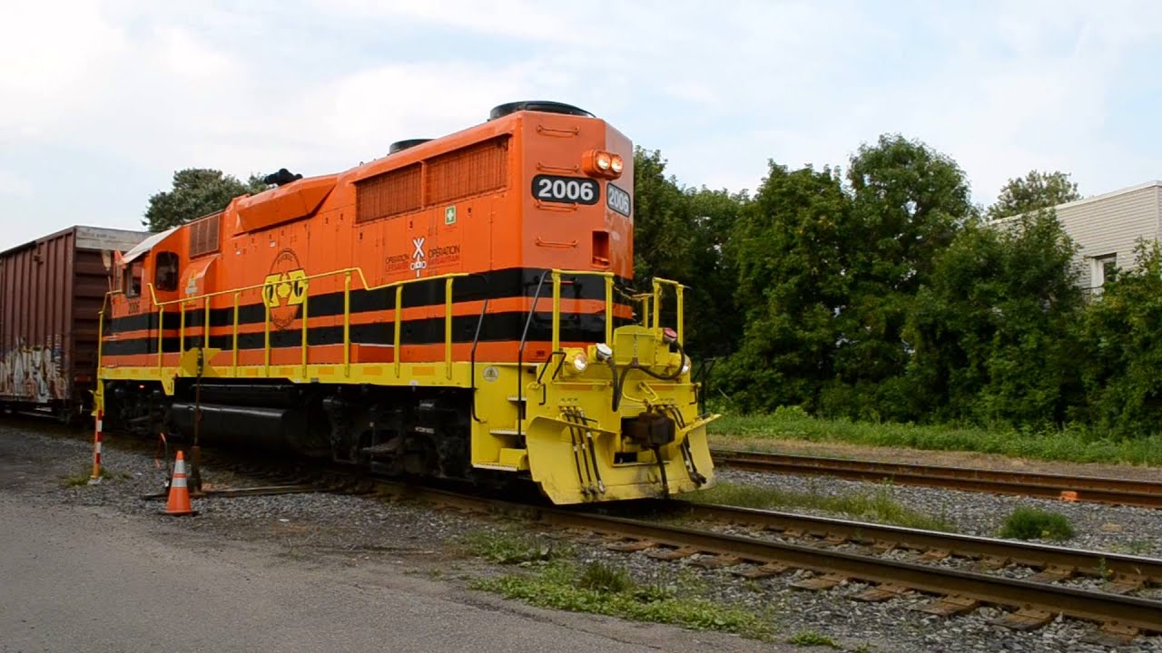 QG FREIGHT TRAIN ACTION IN TROIS RIVIERE QUEBEC - YouTube