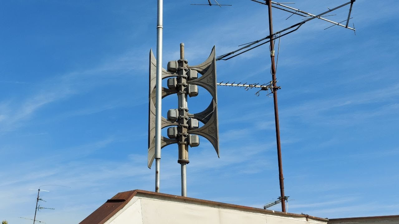 Electronic Siren Hörmann ECN 1200-D malfunction. Osijek, Croatia - YouTube