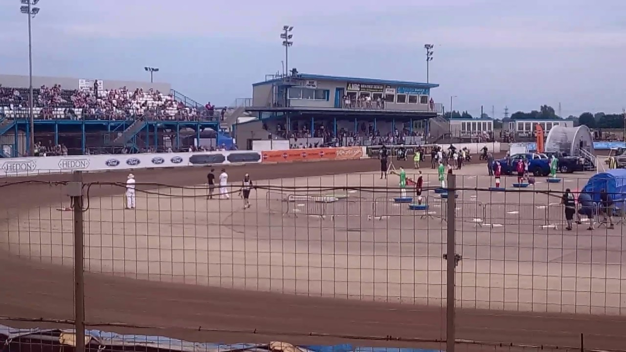 Dirt Quake 2017. Best of British final. - YouTube