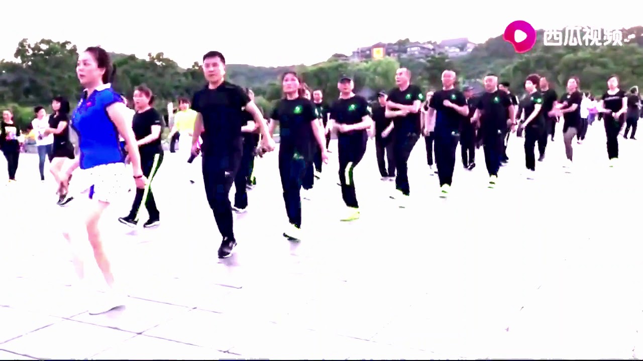 Super cool chinese shuffle you have to watch - YouTube