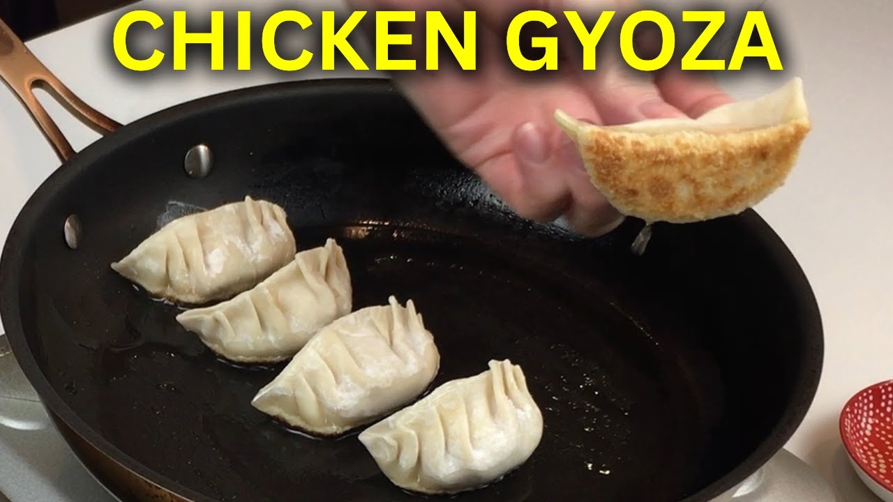 Easy and amazing Chicken Gyoza - YouTube