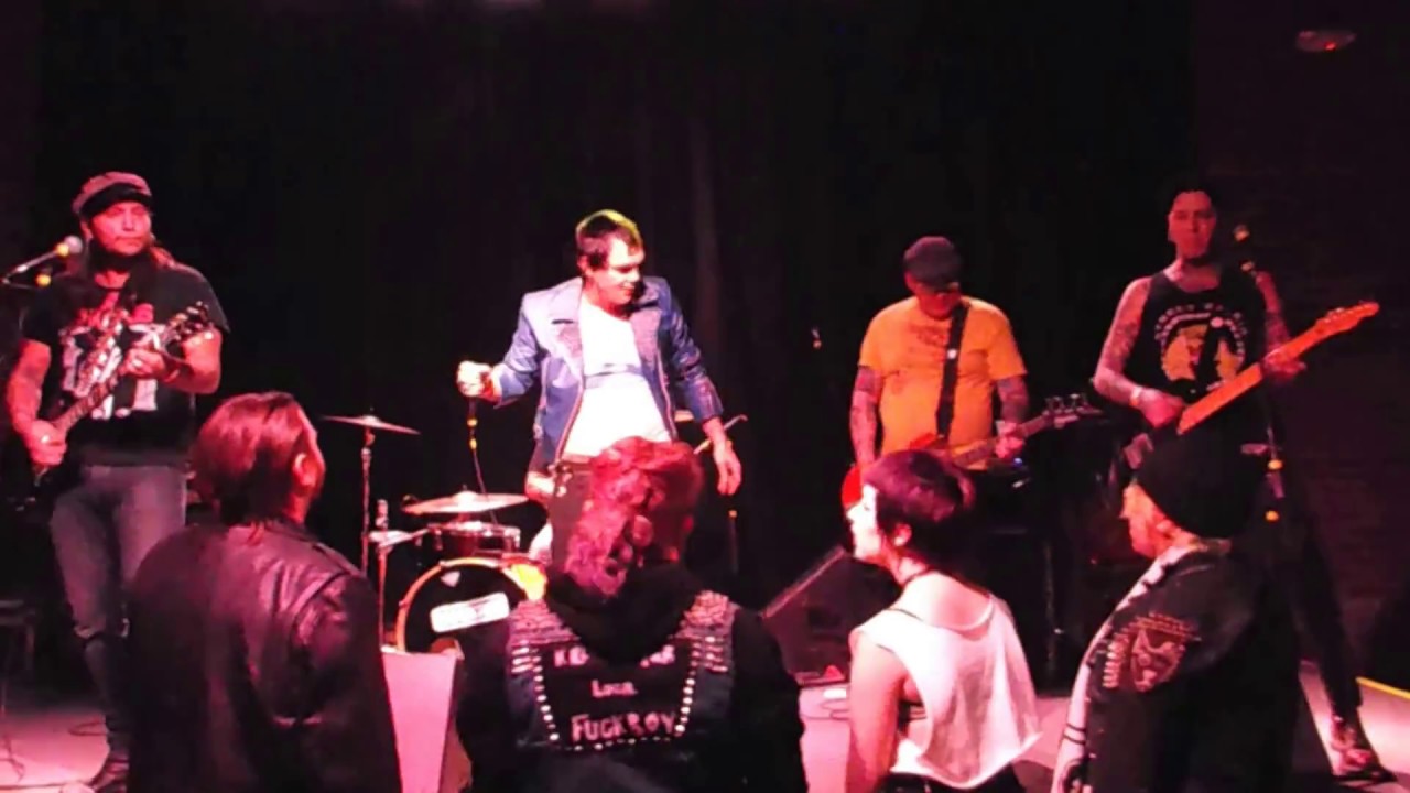The Bad Engrish playing "Pogo nOi!se," at The Moon Room on 12/8/2016 ...