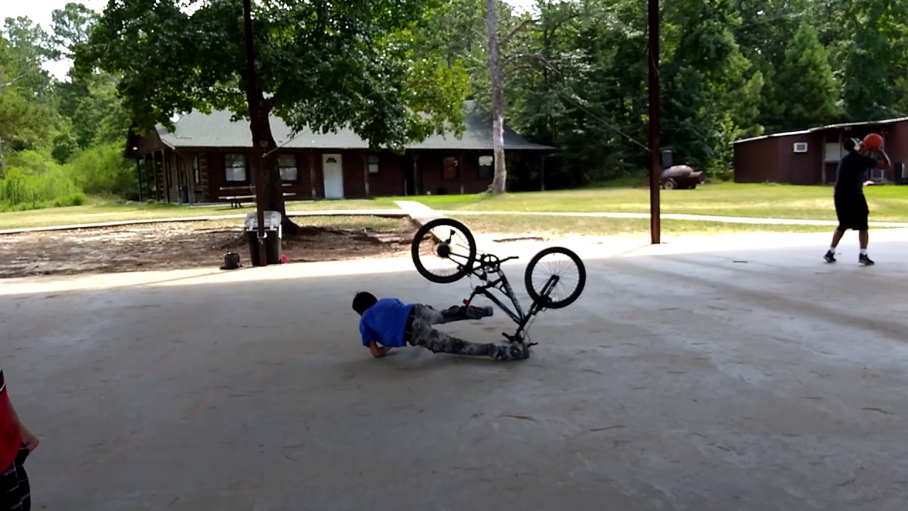 Epic backward wheelie FAIL!!!!! - YouTube