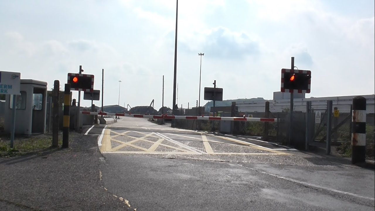 Beach Road Level Crossing - YouTube