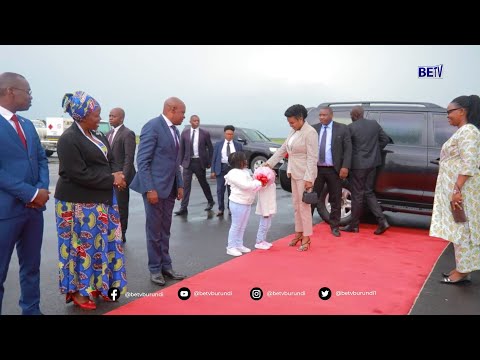 Angeline NDAYISHIMIYE, Umutambukanyi w'Umukuru w'Igihugu c'Uburundi yatahutse mu Burundi.