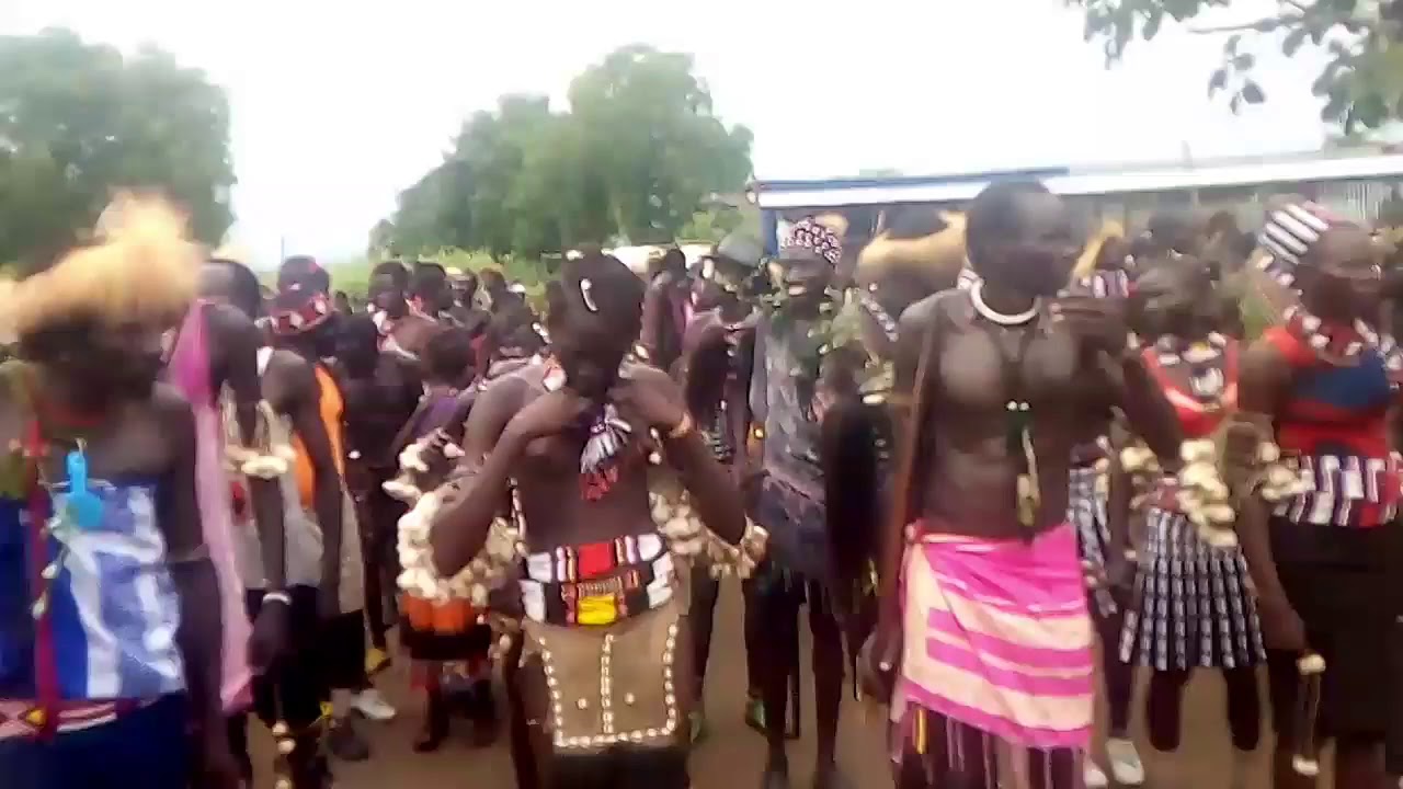 Acholi Traditional Dance - YouTube