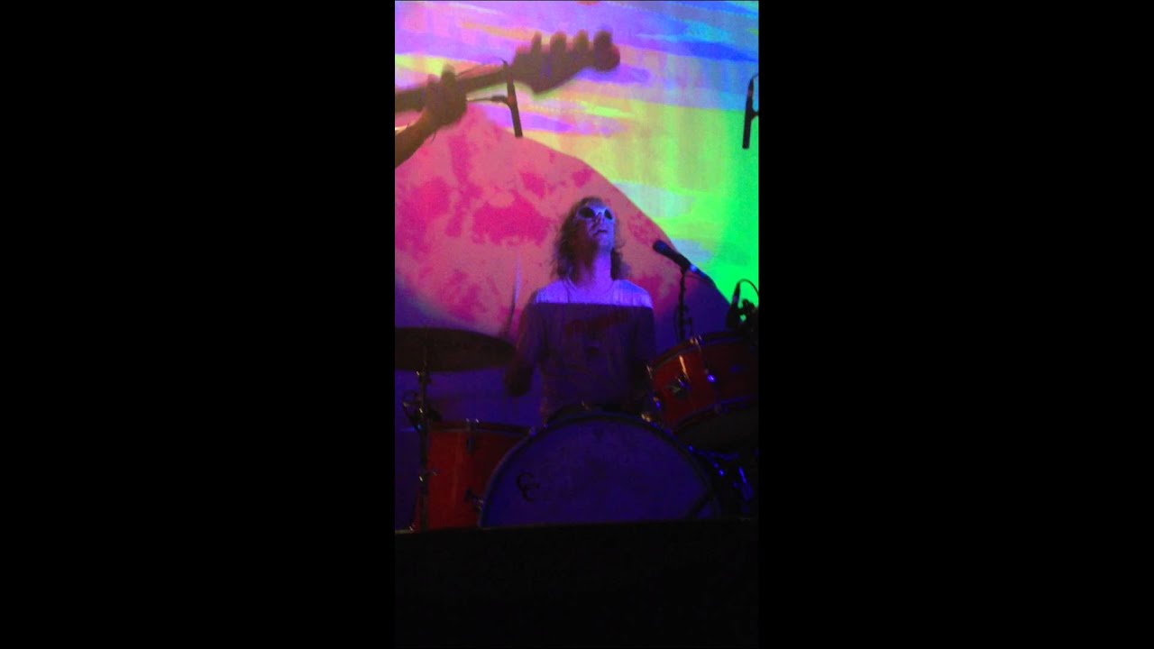 Jay Watson Alien Drummer (Frond) - YouTube