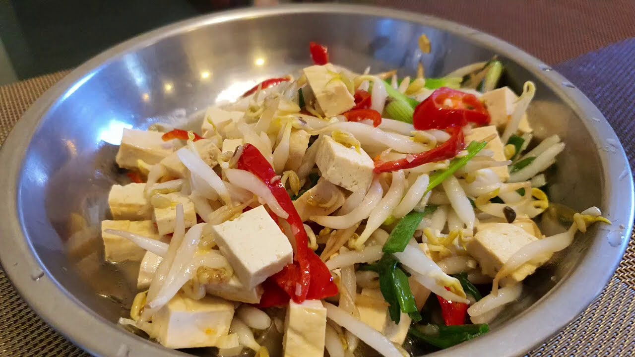 Stir fry tau geh (beansprout) - YouTube