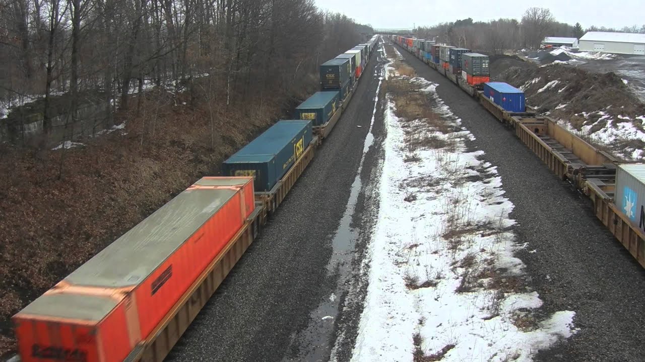 CSX 3127 leads train (CSX Q003) - YouTube