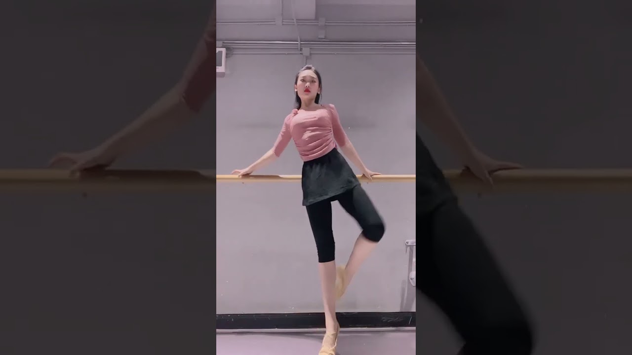 exercise bands fail girl | fitness girl dancing | workout girl dance ...