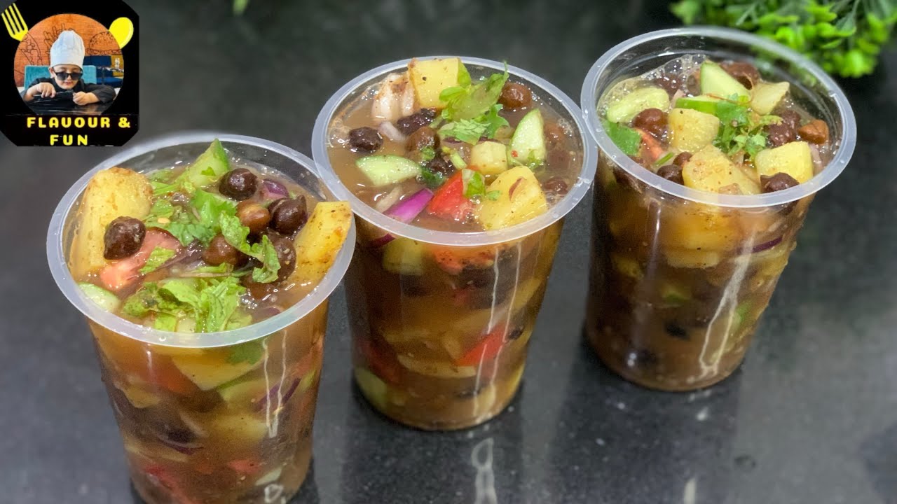 Street Style Pani wali Chatpatti Aloo Chana Chaat Recipe By Flavours ...