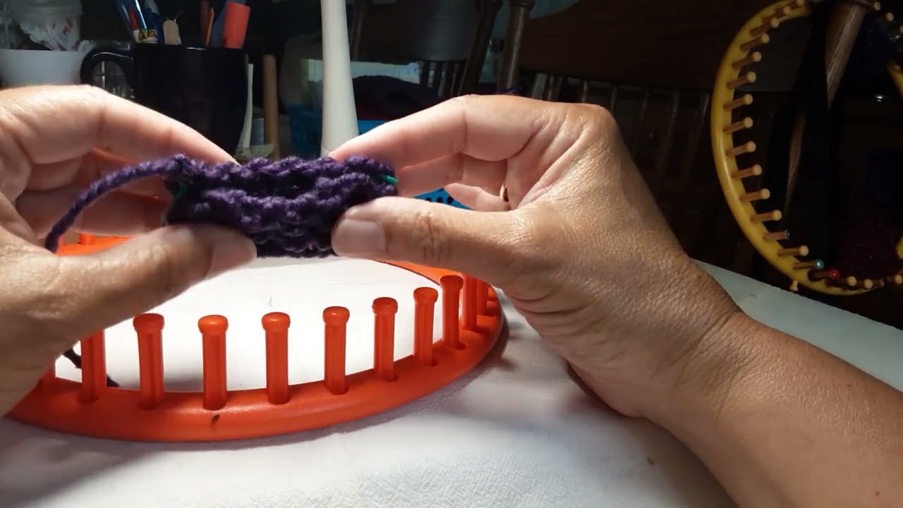 Loom Knitting True Knit Basic Bind Off - YouTube
