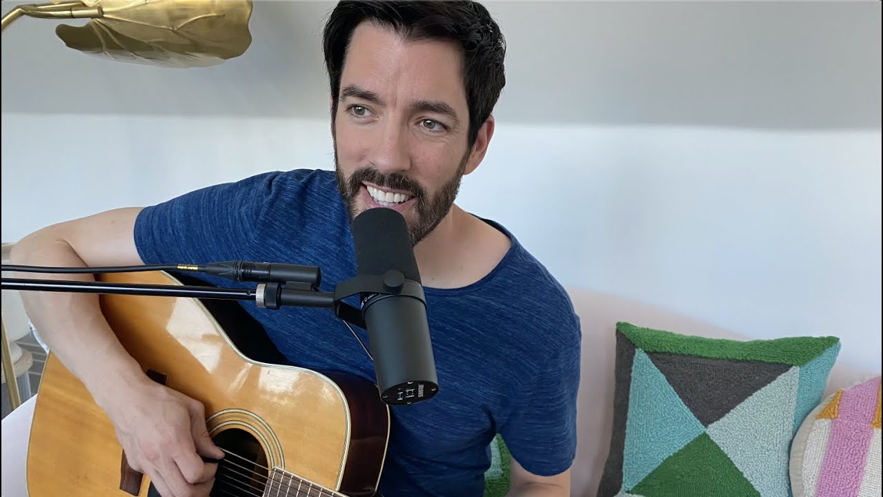 Drew Scott Sings Original Song He Wrote for Wife Linda | At Home - YouTube