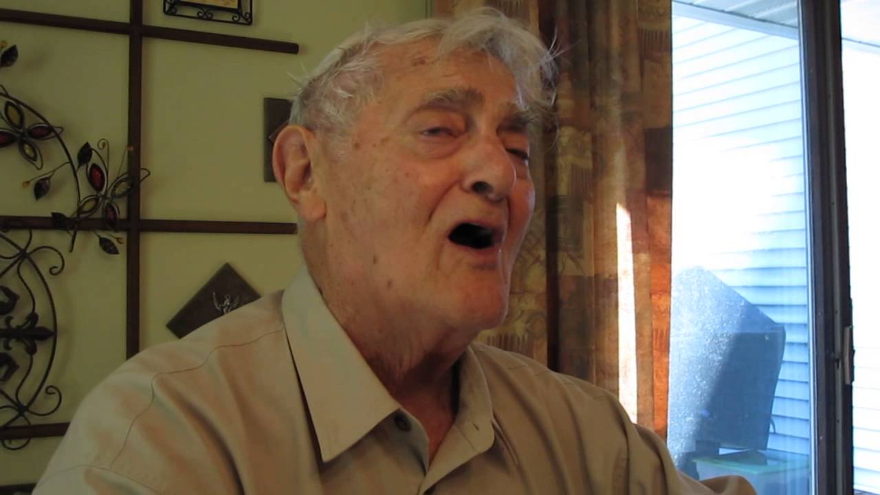 Papa Dimino sings to his lovely Gloria - YouTube