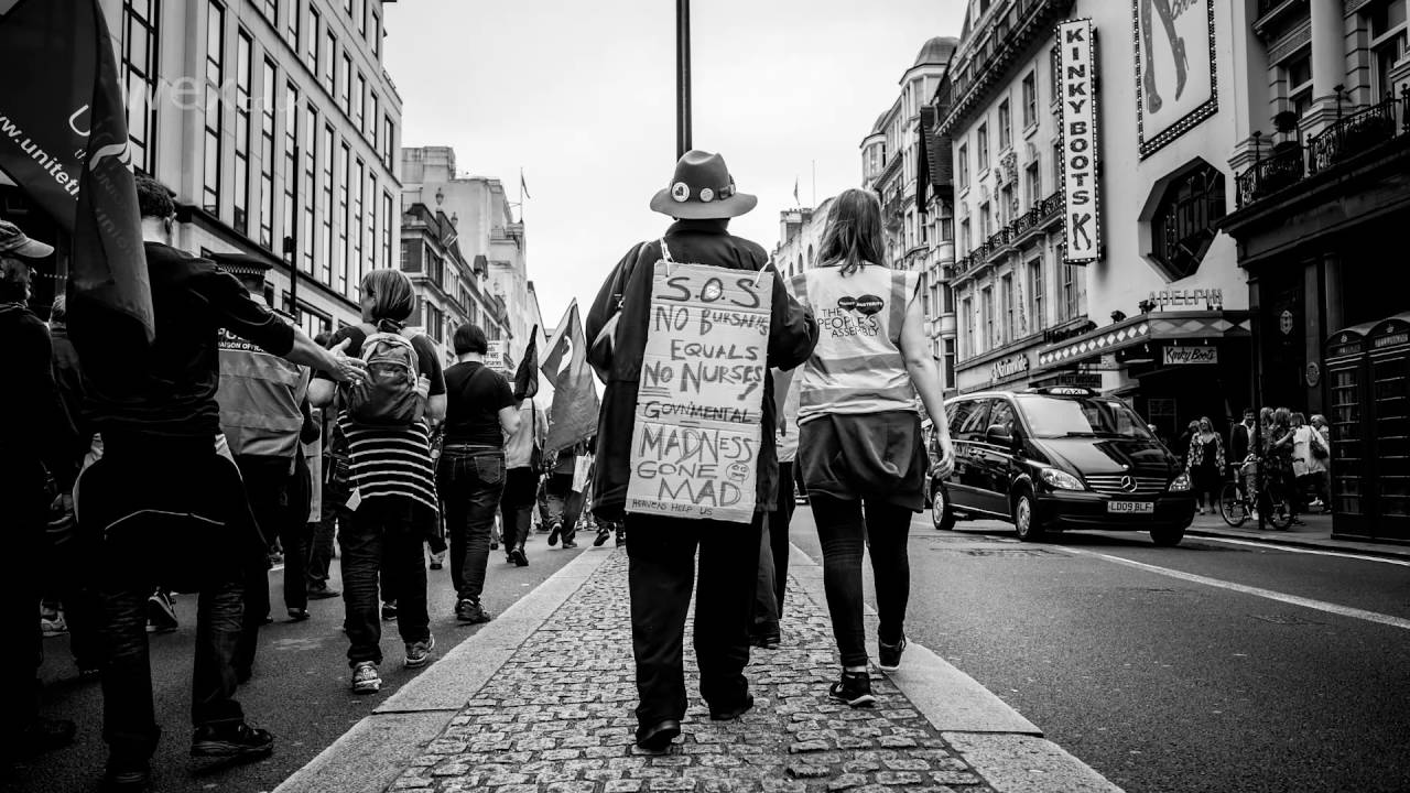 How to Photograph Street Scenes - YouTube