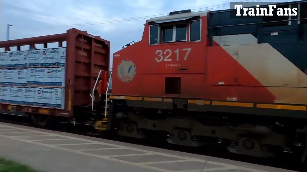 Manifest Train CN 3250 & CN 3217 Locomotives Sarnia Ontario - YouTube