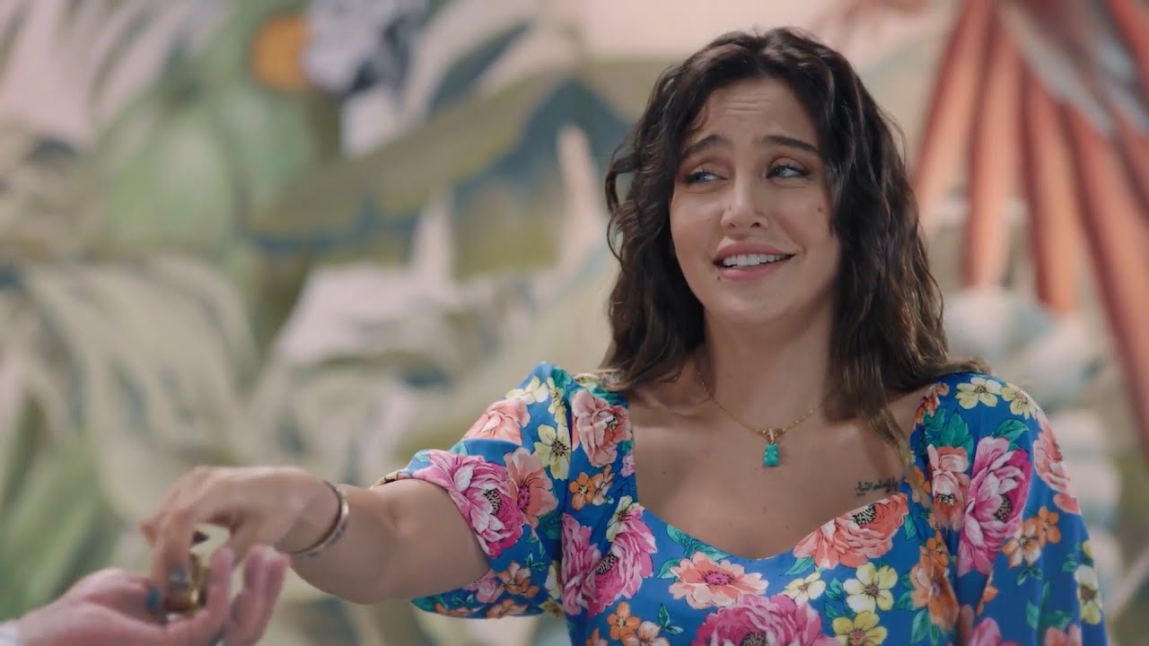 When Your Wife is a Kleptomaniac! | Maram Ali (مرام علي) | LF0933 - YouTube