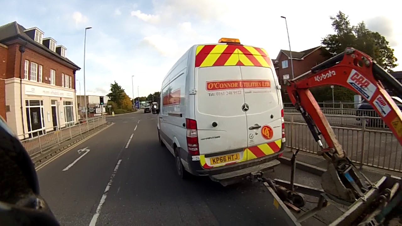 O'Connor Utilities KP66 HTJ close pass 28th Sep 2017 - YouTube