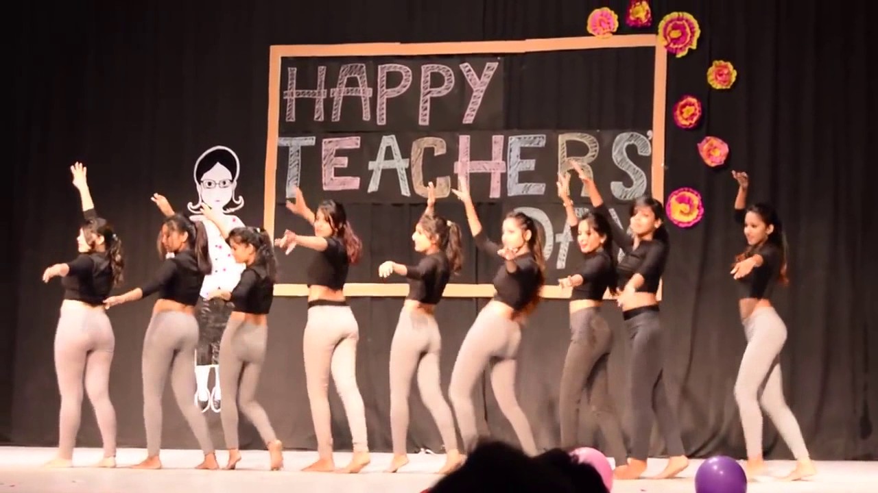Spectacular Dance Performance by Beautiful IIT Girls || Dance Basanti ...