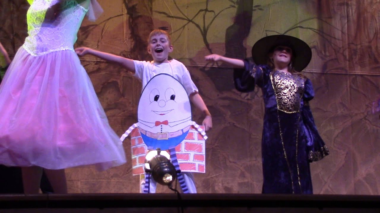 Devin Shattuck with cast in "Freak Flag" in Shrek The Musical 2016 ...
