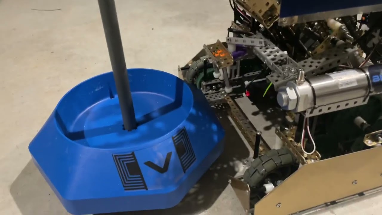 33691A 1 Piston Mogo Mech (VEX Robotics Tipping Point) - YouTube