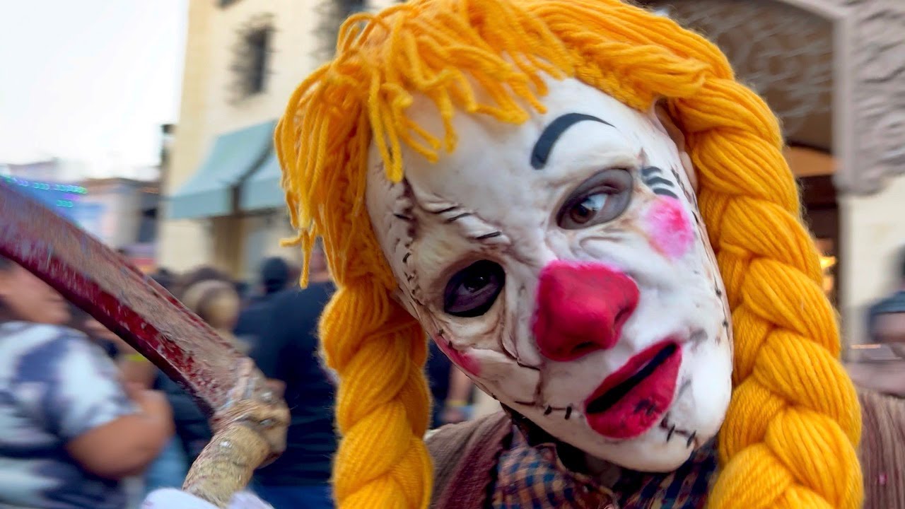 Toyz Scare Zone Opening 4K HDR POV Walkthrough | Universal Studios ...