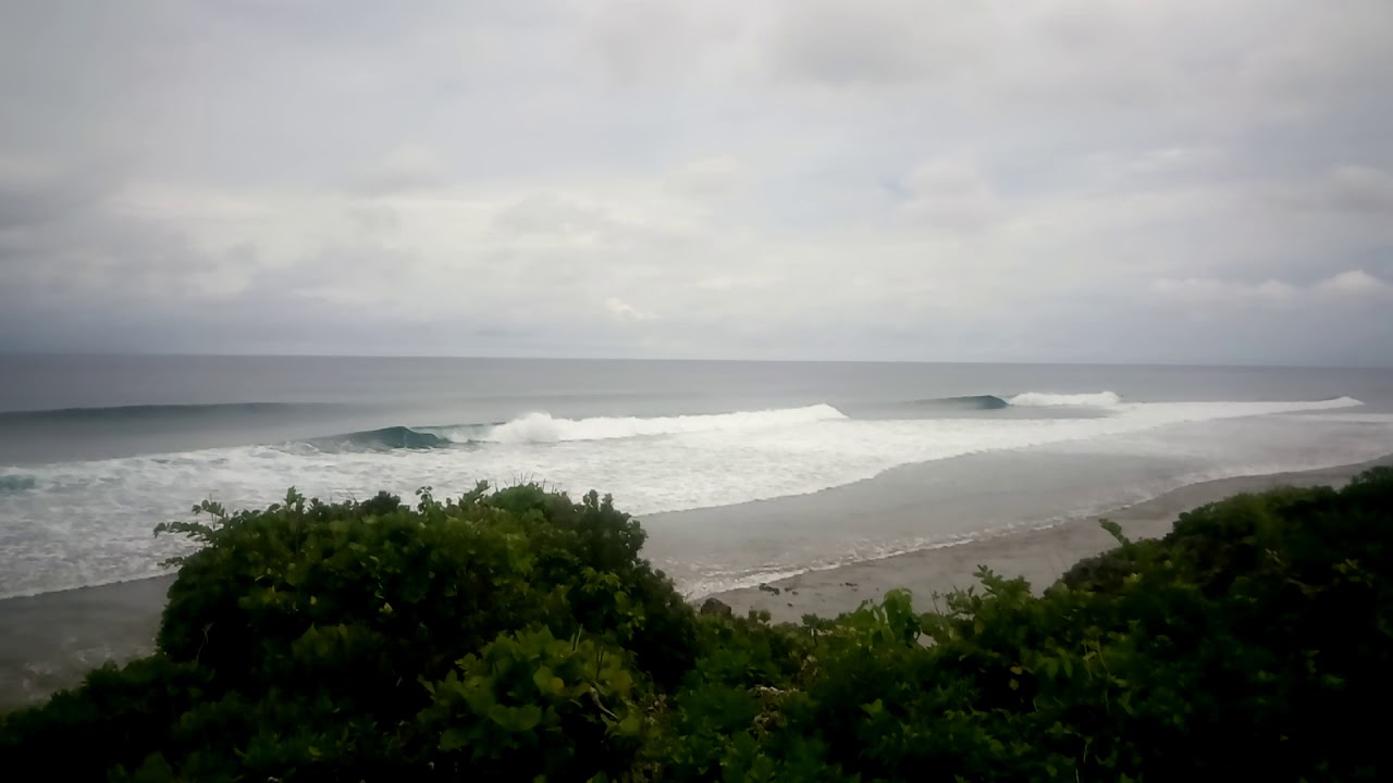 Perfect empty waves at ABCD Beach Calicoan Island - YouTube