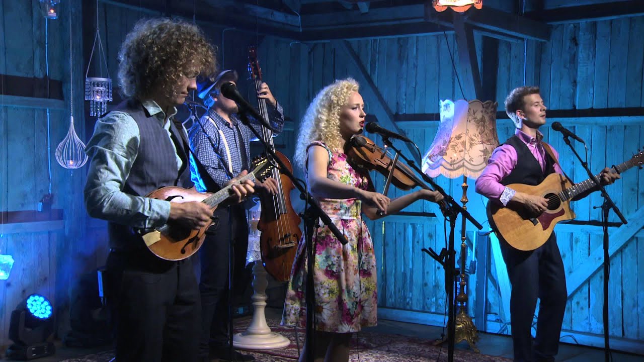 CURLY STRINGS "Laul sõbrale" / ETV LIVE - YouTube