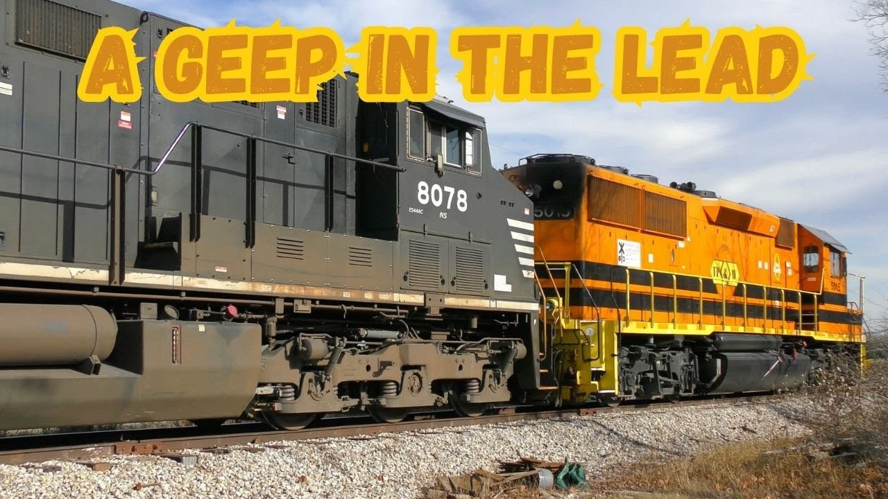 Have you ever seen an old GP50 work so hard? pulling 88 loaded freight cars - YouTube