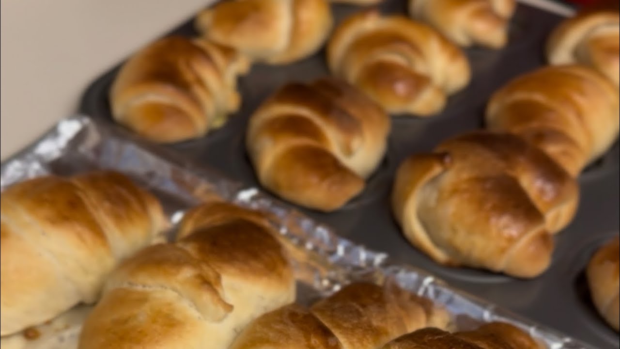 How to bake fluffy croissants - YouTube