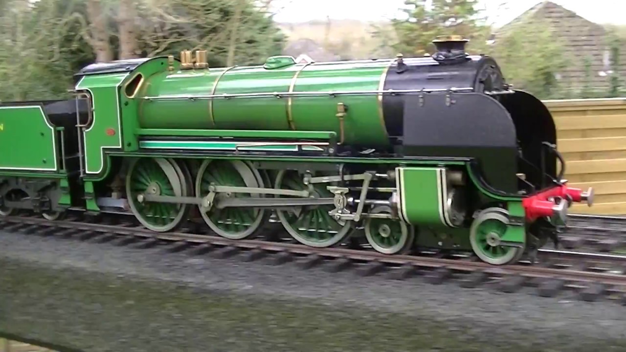 Running a 40 years old Aster King Arthur live steam. - YouTube