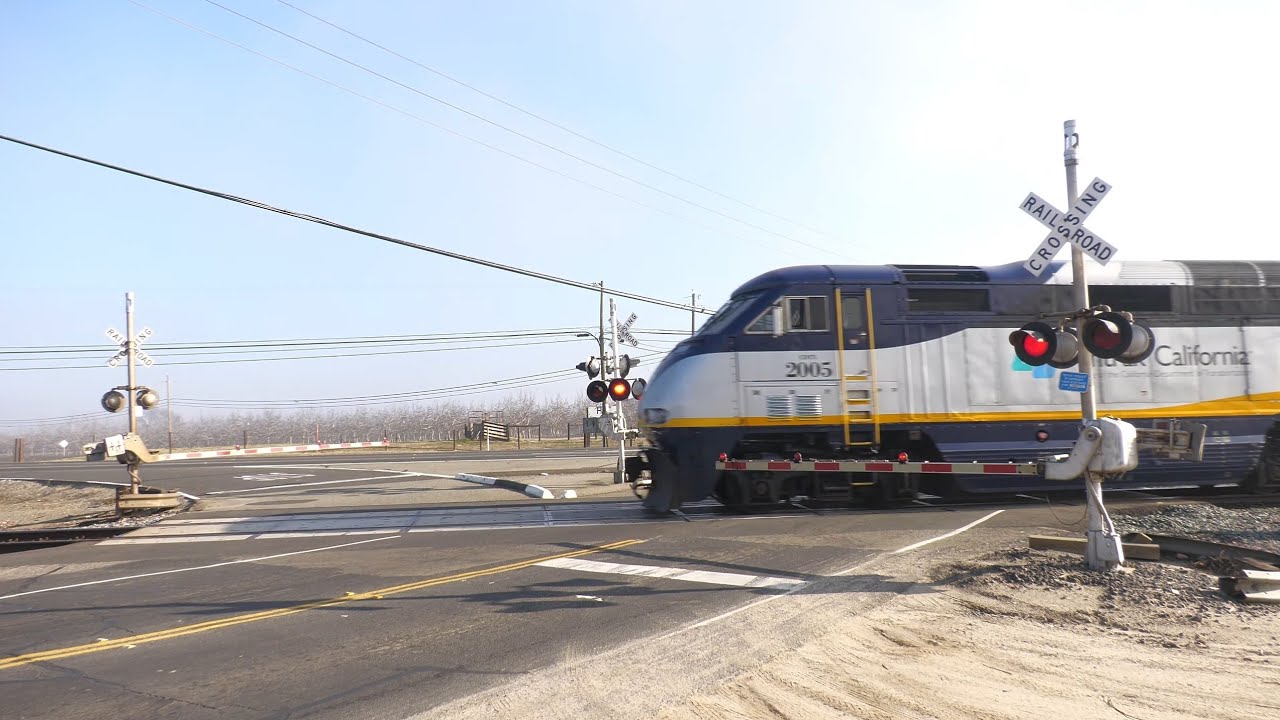 Amtrak CDTX 8314 San Joaquins Train 710 South - East River Rd. Railroad Crossing Escalon, CA ...