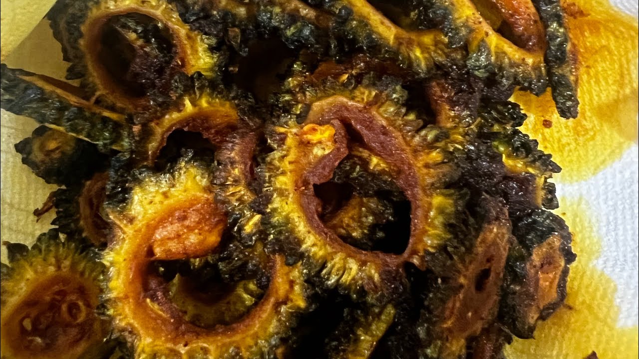 Kitchen vlog-Bitter gourd fry/bitter melon chips/pavakkai chips ...
