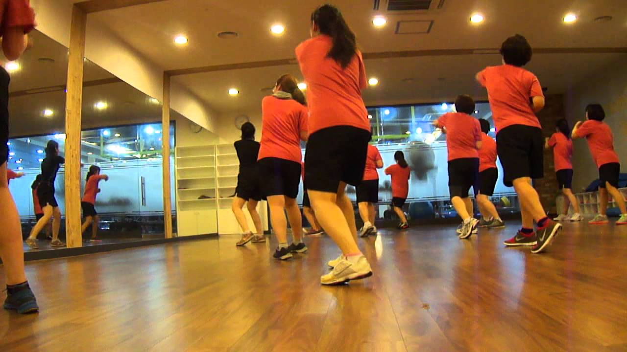 Tae bo class - YouTube
