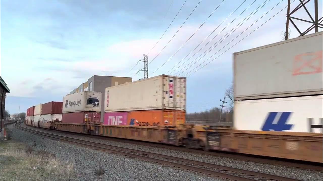 NS 269 flys by Bound brook,NJ with NS 4477 AC44C6M leading and a nice K5LLA shave and a haircut ...