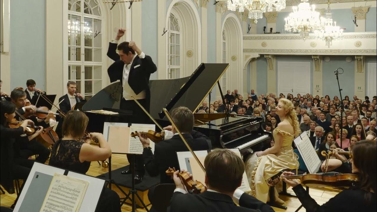 Ludwig van Beethoven (1770-1827): Emperor Concerto - YouTube