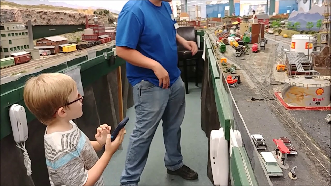 Jaydon at the Charleston Area Model Railroad Club - YouTube