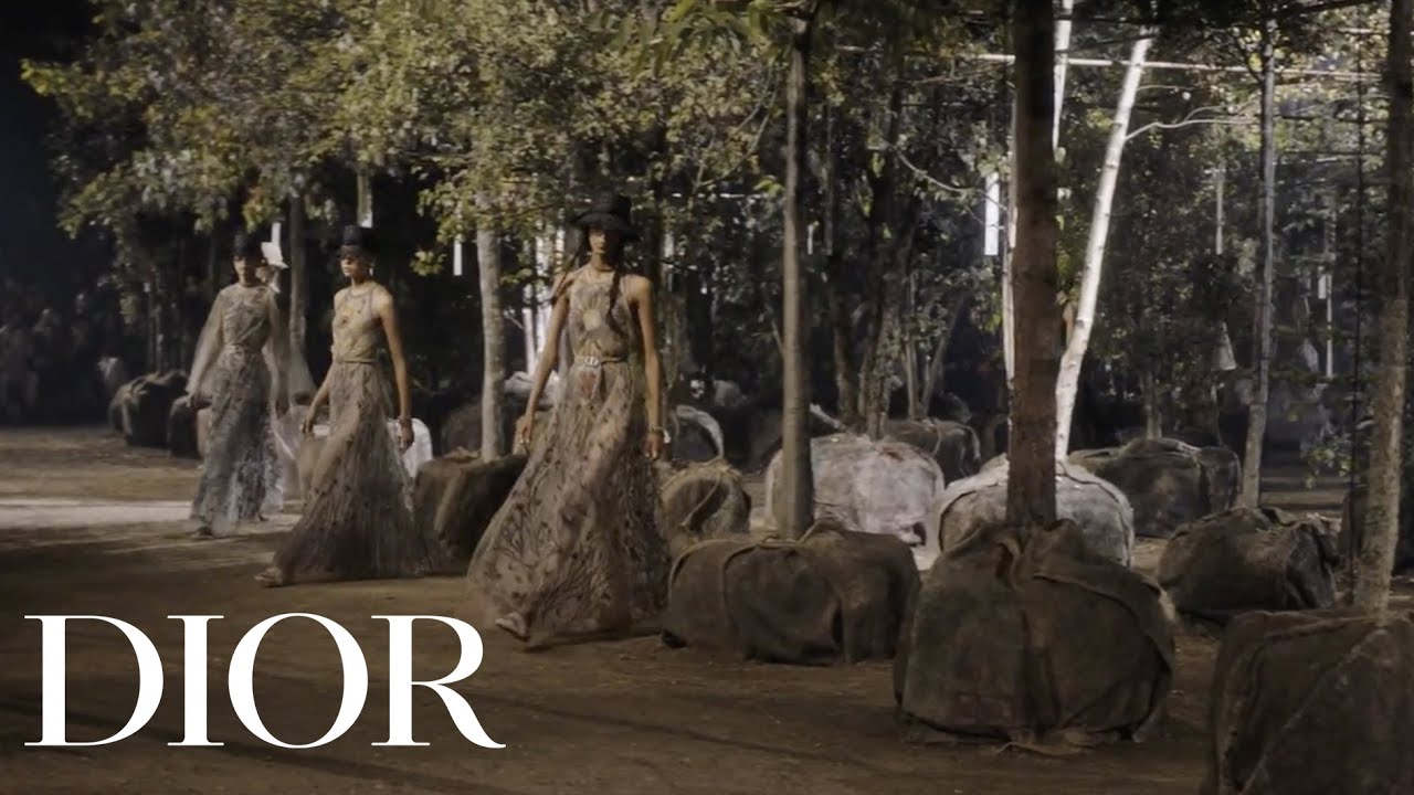 A closer look at the Dior Spring-Summer 2020 Collection - YouTube