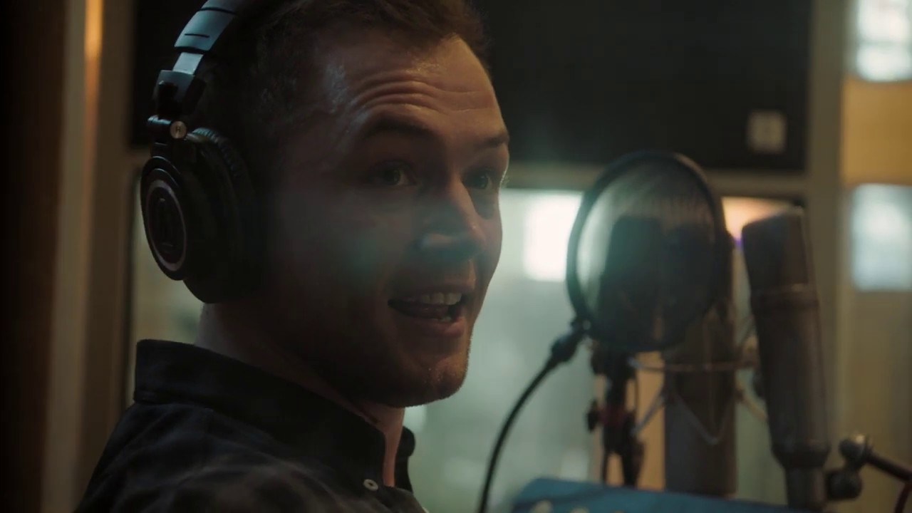 Taron Egerton Sings: Rocketman Featurette - YouTube