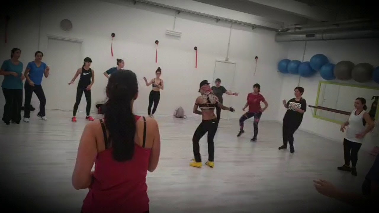 Zumba Fitness con Jane DANCEFIT - YouTube