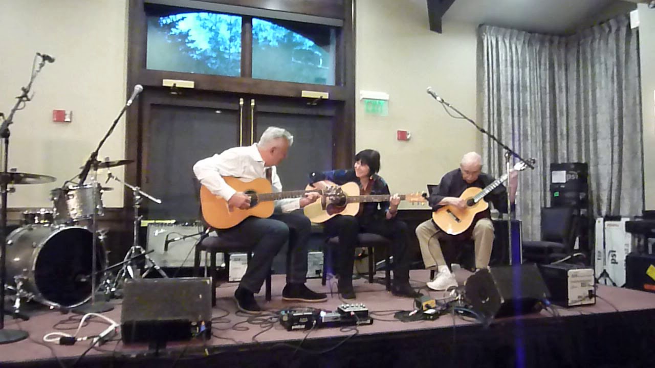 "Lullaby" (Billy Joel) with Tommy Emmanuel & John Knowles - YouTube