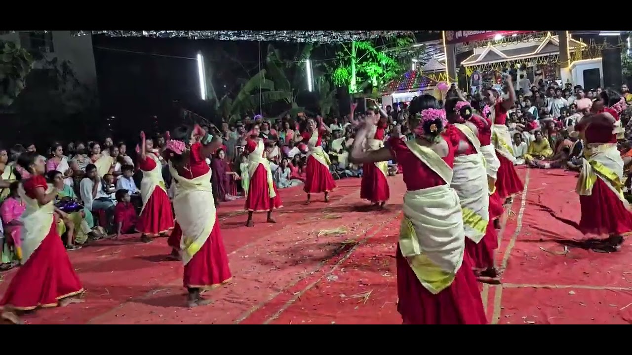 Kaikottikkali kerala malayalam | Kerala festival girls group dance ...