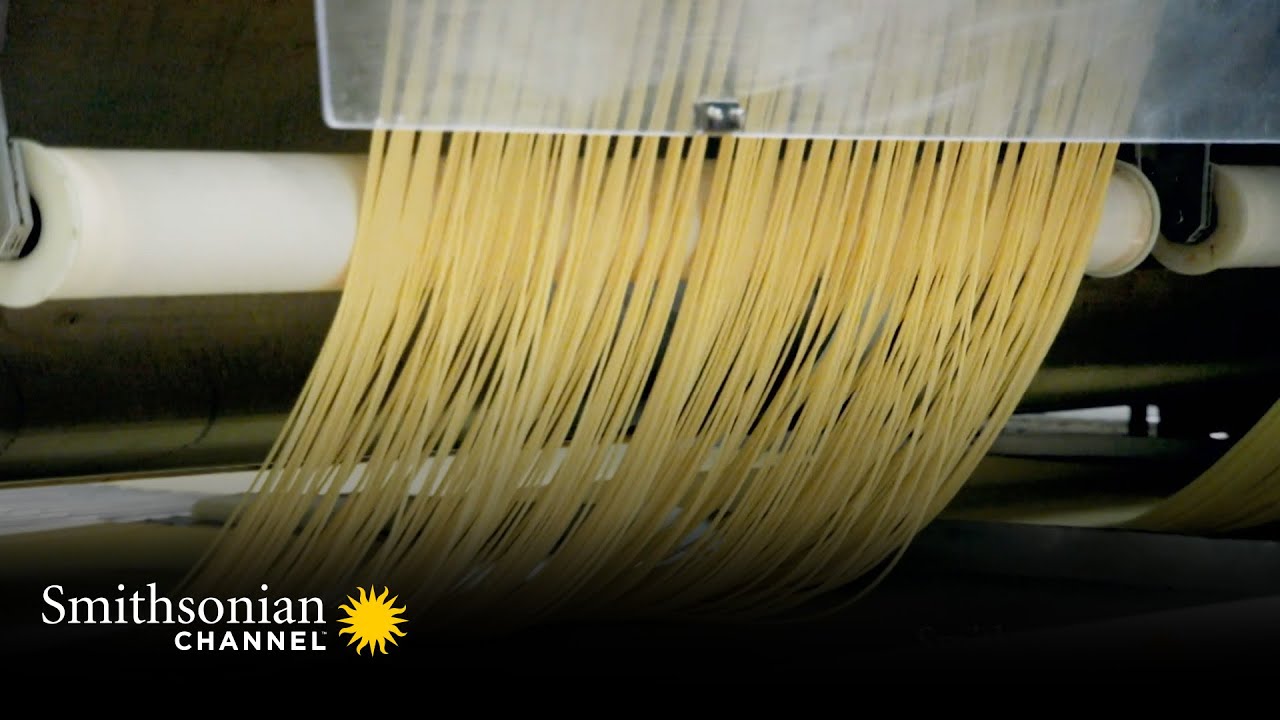 This Machine Creates a Mesmerizing Waterfall of Pasta 🍝 Inside The ...
