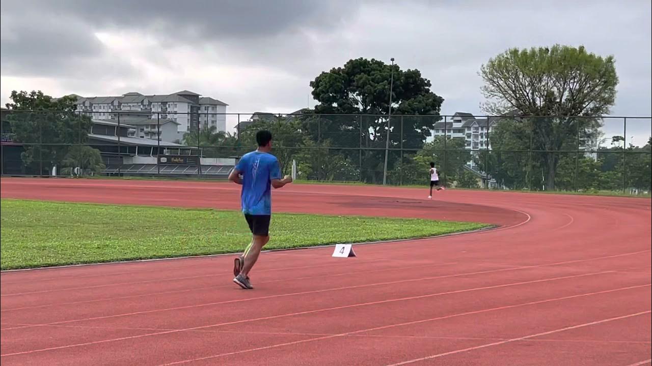 Izzat U18 3000m time trial 9:05s - YouTube