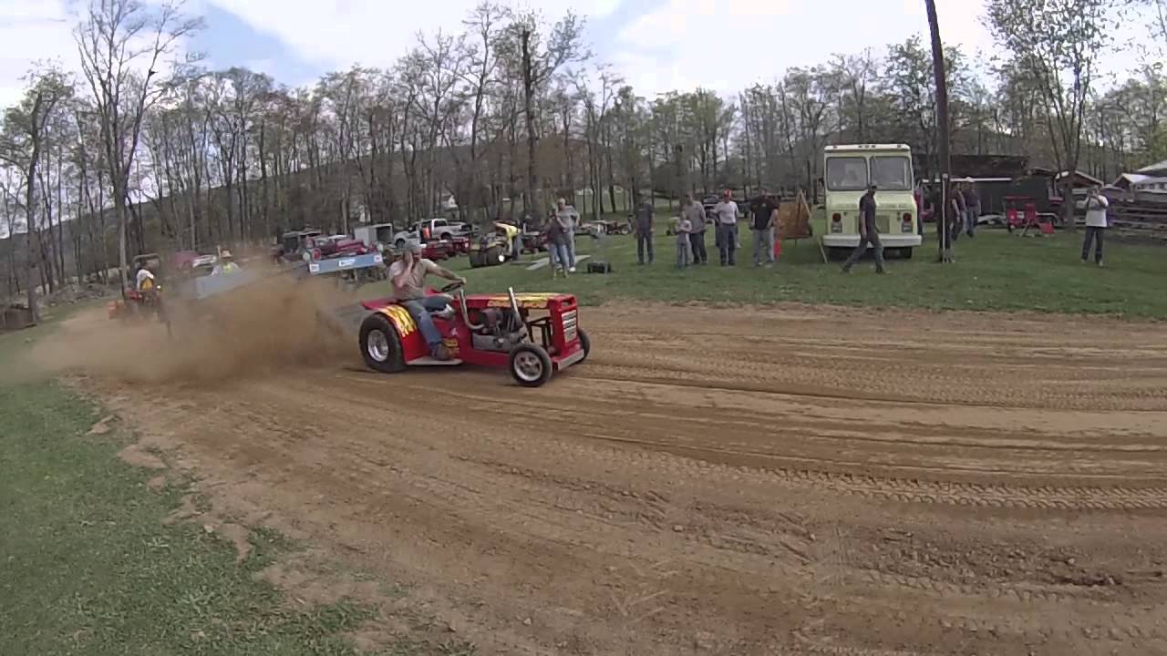 Harley's tractor second pull - YouTube