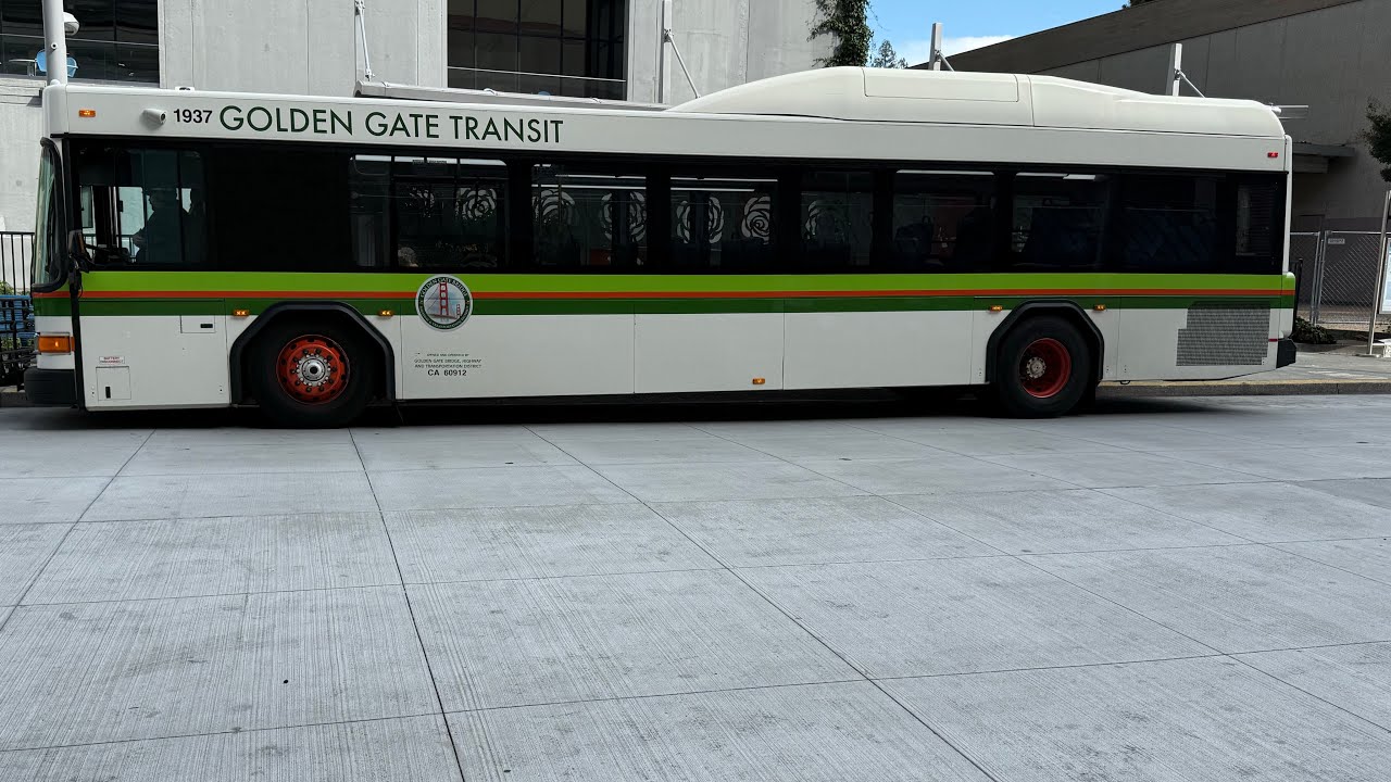 2019 Golden Gate Transit Gillig low floor HEV40 Suburban. #1937 Route ...